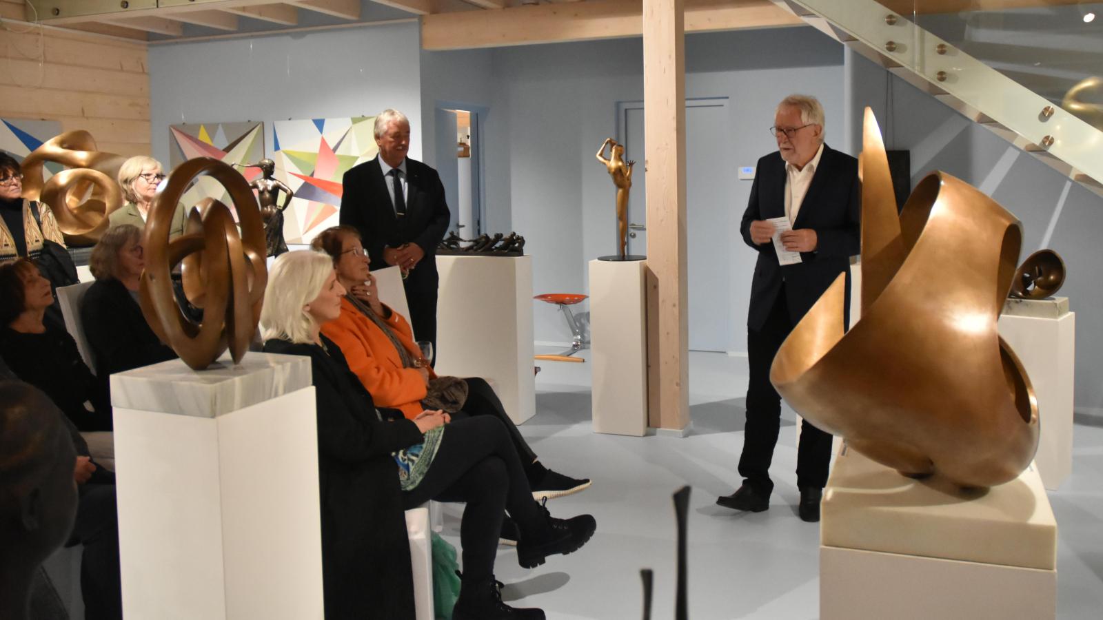 Modelle aus Bronze: Kunstmuseum in Altershausen eröffnet | FLZ.de
