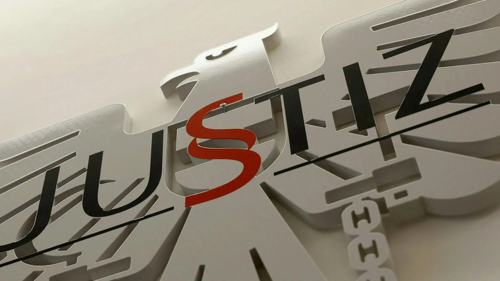 Zwölfjährige als „Helferin“ bei Schädel-OP - Freisprüche | FLZ.de